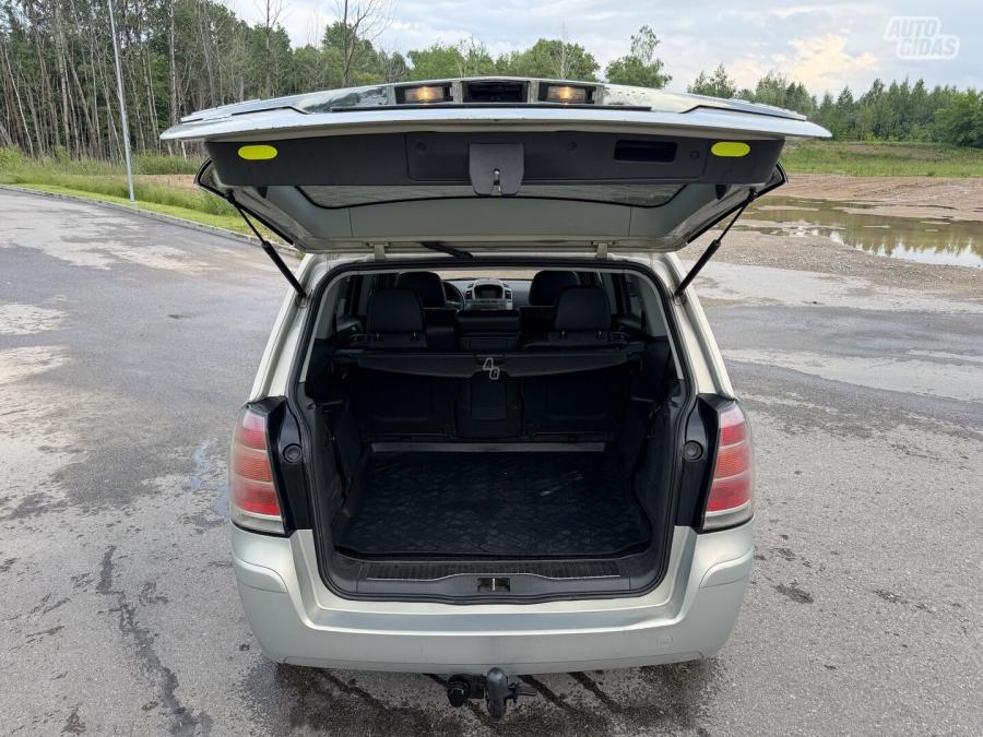 Opel Zafira 2006 in Utena, with an engine capacity of 1.90 L and mileage of 305 thousand km for 1500 €, photo 16 on AUTOMOTO.COM.LV