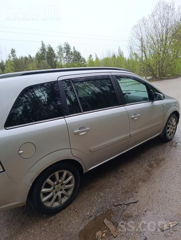 Opel Zafira 2006 in Jekabpils, with an engine capacity of 1.90 L and mileage of 413 thousand km for 1100 €, photo 2 on AUTOMOTO.COM.LV