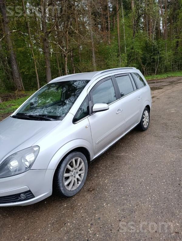 Opel Zafira 2006 in Jekabpils, with an engine capacity of 1.90 L and mileage of 413 thousand km for 1100 €, photo 3 on AUTOMOTO.COM.LV