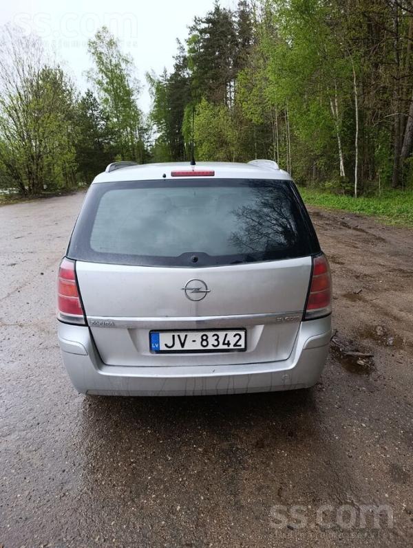 Opel Zafira 2006 in Jekabpils, with an engine capacity of 1.90 L and mileage of 413 thousand km for 1100 €, photo 4 on AUTOMOTO.COM.LV