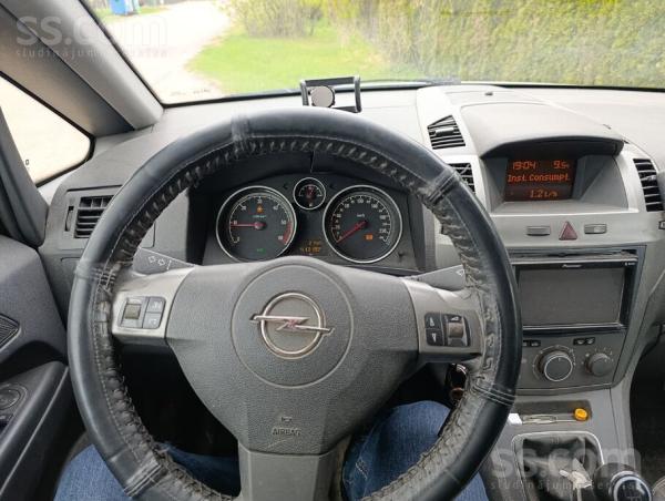 Opel Zafira 2006 in Jekabpils, with an engine capacity of 1.90 L and mileage of 413 thousand km for 1100 €, photo 6 on AUTOMOTO.COM.LV