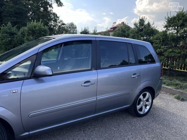 Opel Zafira 2006 Alīta, ar dzinēja tilpumu 1.90 L un nobraukumu 393 tūkst. km par 1650 €, foto 4 vietnē AUTOMOTO.COM.LV