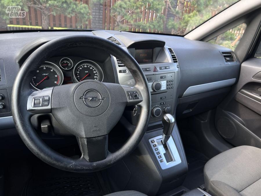 Opel Zafira 2006 Alīta, ar dzinēja tilpumu 1.90 L un nobraukumu 393 tūkst. km par 1650 €, foto 13 vietnē AUTOMOTO.COM.LV