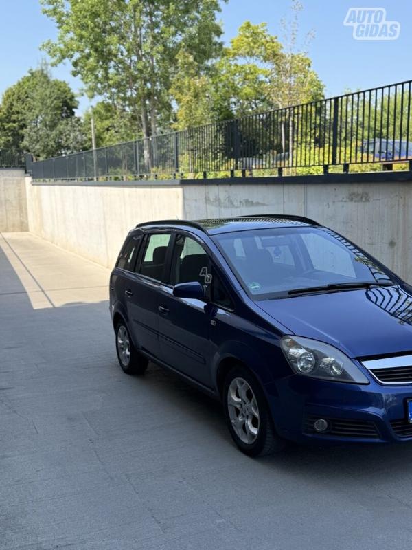 Opel Zafira 2006 Viļņa, ar dzinēja tilpumu 1.90 L un nobraukumu 326 tūkst. km par 1800 €, foto 5 vietnē AUTOMOTO.COM.LV
