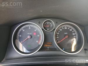 Opel Zafira 2006 Liepāja, ar dzinēja tilpumu 1.90 L un nobraukumu 297 tūkst. km par 1700 €, foto 4 vietnē AUTOMOTO.COM.LV
