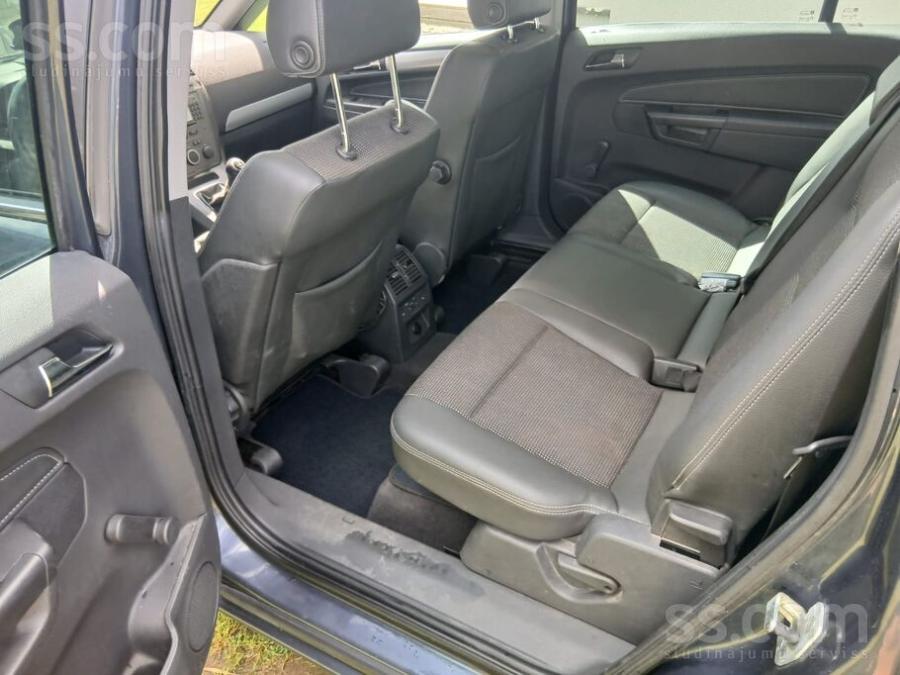 Opel Zafira 2006 Liepāja, ar dzinēja tilpumu 1.90 L un nobraukumu 297 tūkst. km par 1700 €, foto 7 vietnē AUTOMOTO.COM.LV