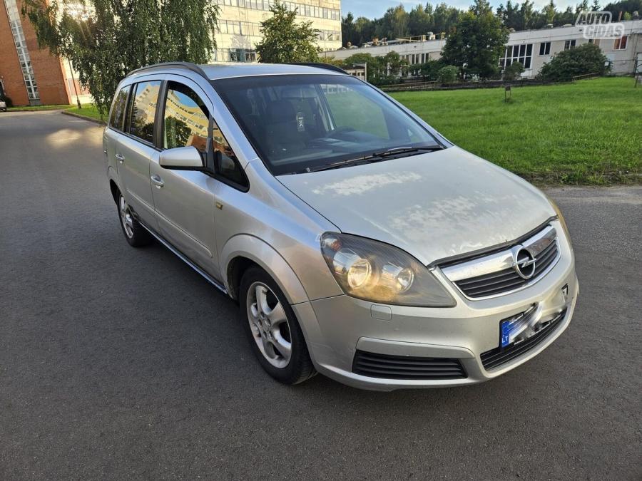 Opel Zafira 2006 in Vilnius, with an engine capacity of 1.90 L and mileage of 300 thousand km for 999 €, photo 3 on AUTOMOTO.COM.LV
