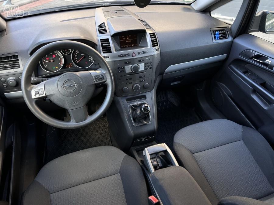Opel Zafira 2006 in Alytus, with an engine capacity of 1.90 L and mileage of 373 thousand km for 950 €, photo 9 on AUTOMOTO.COM.LV