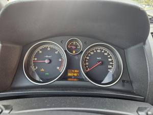 Opel Zafira 2006 in Vilnius, with an engine capacity of 1.90 L and mileage of 300 thousand km for 890 €, photo 8 on AUTOMOTO.COM.LV