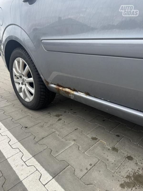 Opel Zafira 2006 Vilkaviškis vietnē Opel Zafira 2006 Vilkaviškis, ar dzinēja tilpumu 1.90 L un nobraukumu 313 tūkst. km par 850 €, foto 7 vietnē AUTOMOTO.COM.LV