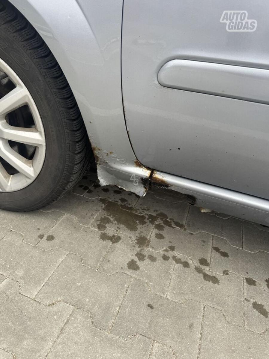 Opel Zafira 2006 Vilkaviškis, ar dzinēja tilpumu 1.90 L un nobraukumu 313 tūkst. km par 850 €, foto 8 vietnē AUTOMOTO.COM.LV