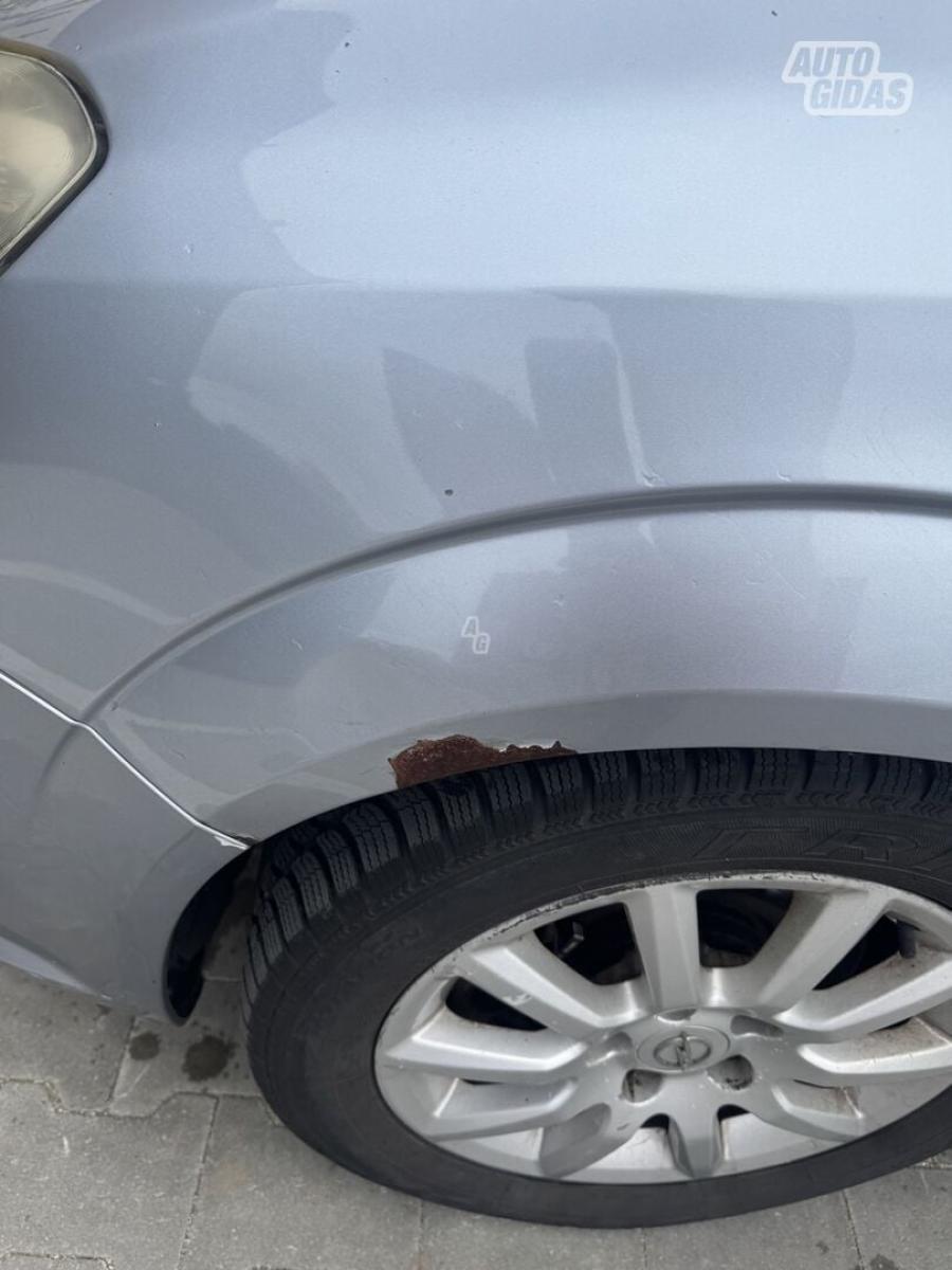 Opel Zafira 2006 Vilkaviškis, ar dzinēja tilpumu 1.90 L un nobraukumu 313 tūkst. km par 850 €, foto 9 vietnē AUTOMOTO.COM.LV