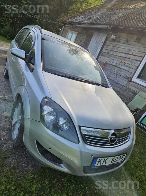 Opel Zafira 2007 in Bauska, with an engine capacity of 1.90 L and mileage of 331 thousand km for 1000 €, photo 2 on AUTOMOTO.COM.LV