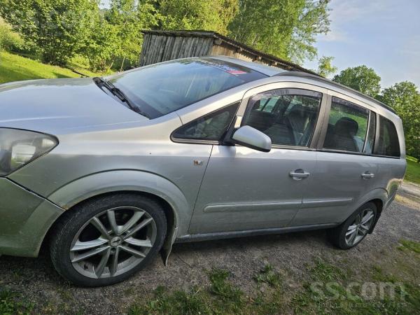 Opel Zafira 2007 in Bauska, with an engine capacity of 1.90 L and mileage of 331 thousand km for 1000 €, photo 3 on AUTOMOTO.COM.LV