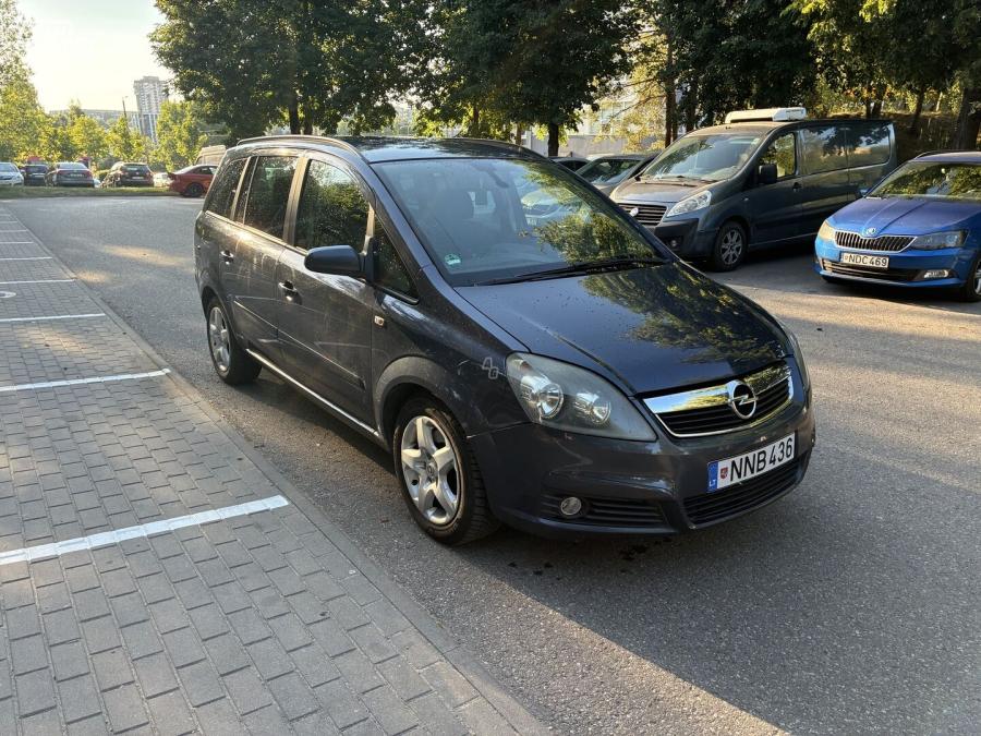 Opel Zafira 2007 in Vilnius, with an engine capacity of 1.90 L and mileage of 329 thousand km for 1350 €, photo 3 on AUTOMOTO.COM.LV