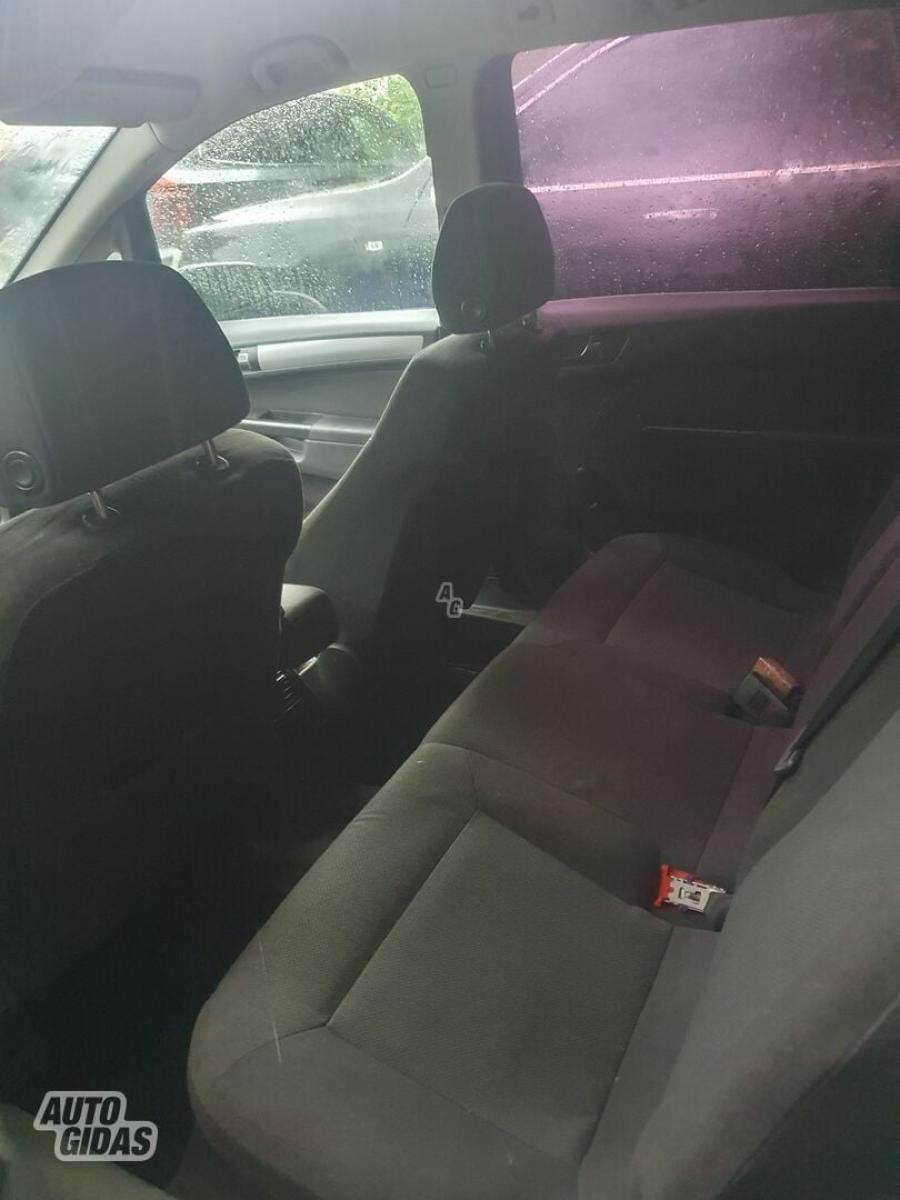 Opel Zafira 2007 in Kaunas, with an engine capacity of 1.90 L and mileage of 410 thousand km for 1300 €, photo 6 on AUTOMOTO.COM.LV