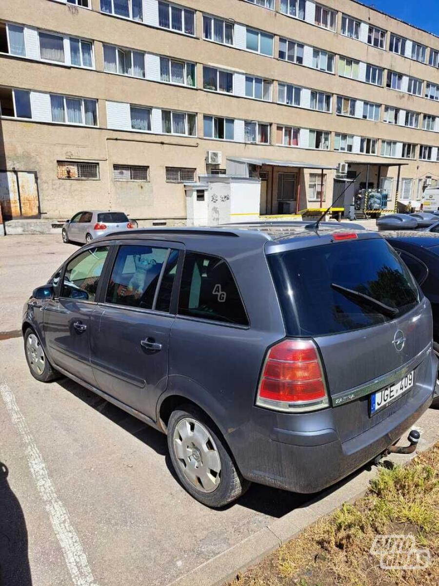 Opel Zafira 2007 in Siauliai, with an engine capacity of 1.90 L and mileage of 268 thousand km for 350 €, photo 4 on AUTOMOTO.COM.LV