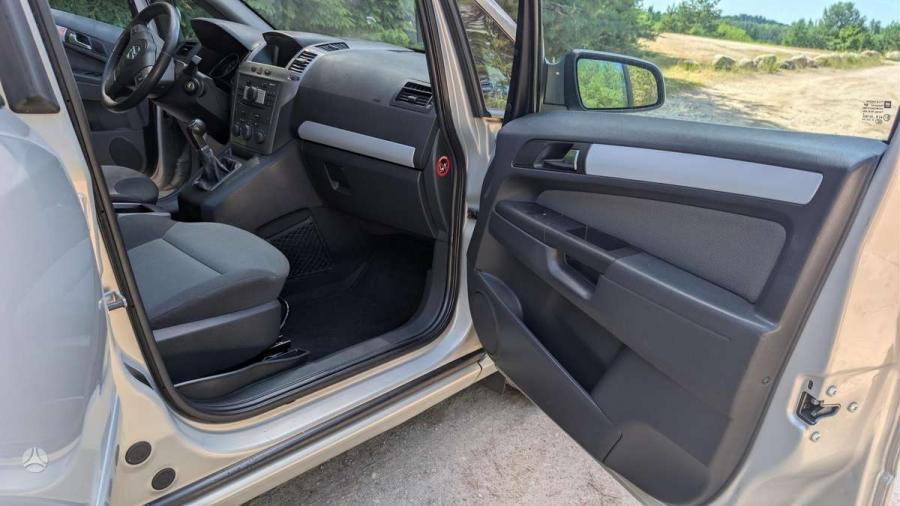 Opel Zafira 2007 Klaipėda, ar dzinēja tilpumu 1.80 L un nobraukumu 270 tūkst. km par 1890 €, foto 19 vietnē AUTOMOTO.COM.LV