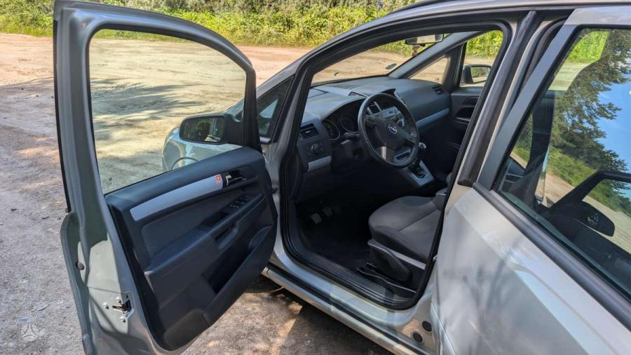 Opel Zafira 2007 Klaipėda, ar dzinēja tilpumu 1.80 L un nobraukumu 270 tūkst. km par 1890 €, foto 26 vietnē AUTOMOTO.COM.LV