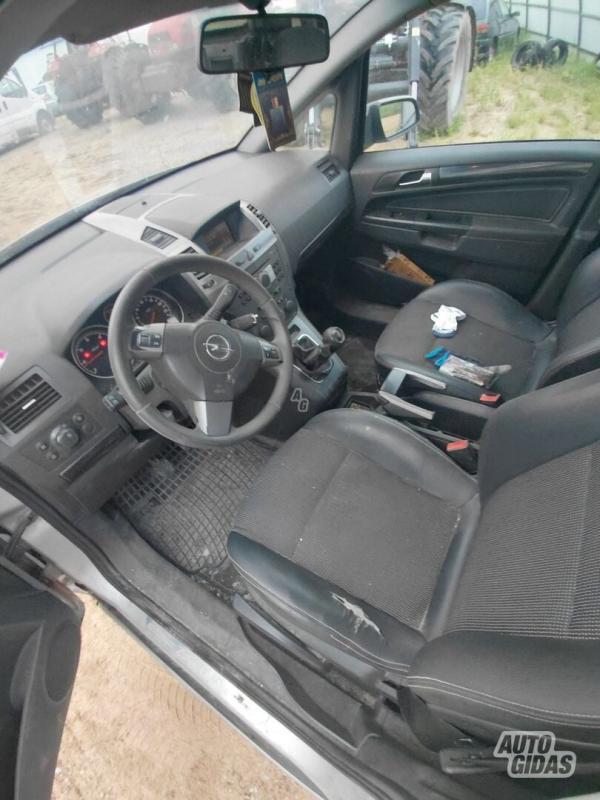 Opel Zafira 2007 in Alytus, with an engine capacity of 1.90 L and mileage of 300 thousand km for 580 €, photo 4 on AUTOMOTO.COM.LV