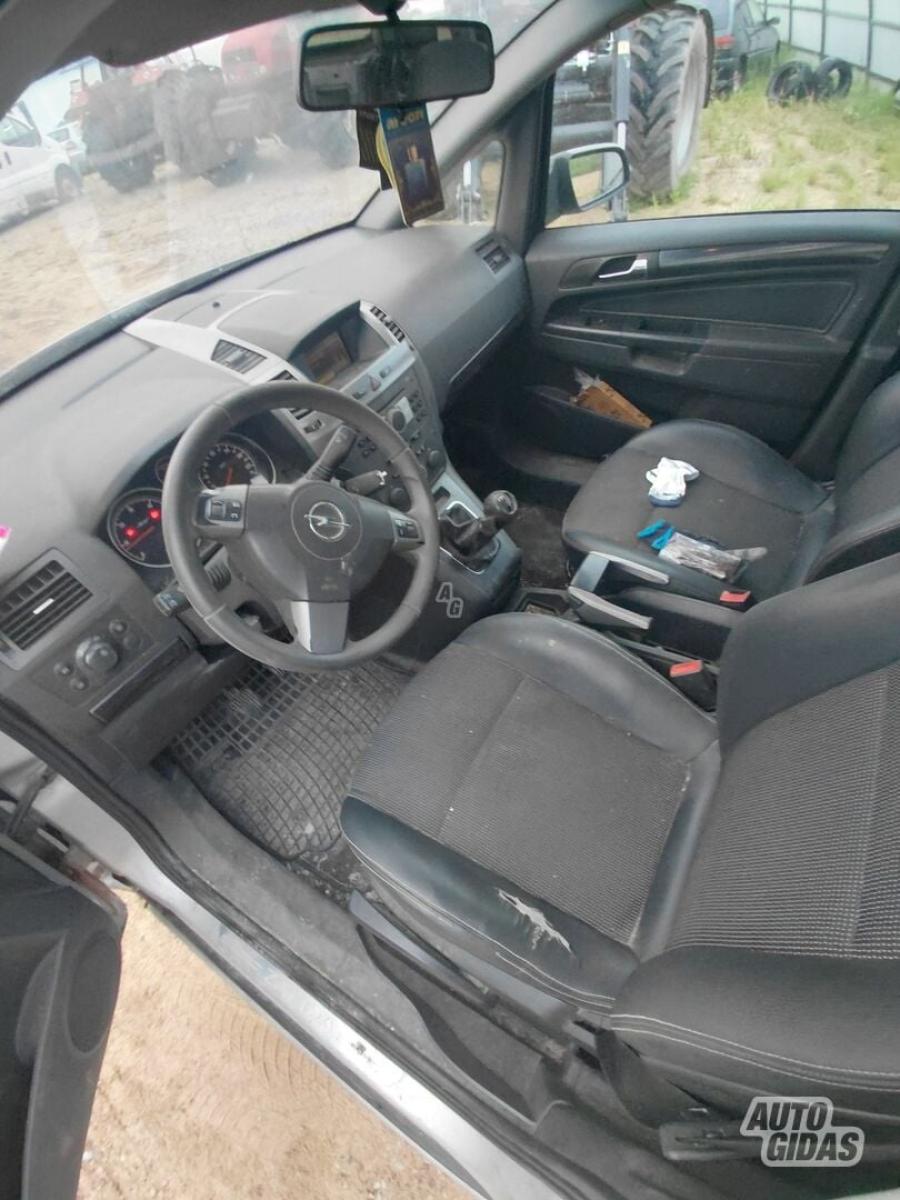 Opel Zafira 2007 in Alytus, with an engine capacity of 1.90 L and mileage of 300 thousand km for 580 €, photo 5 on AUTOMOTO.COM.LV