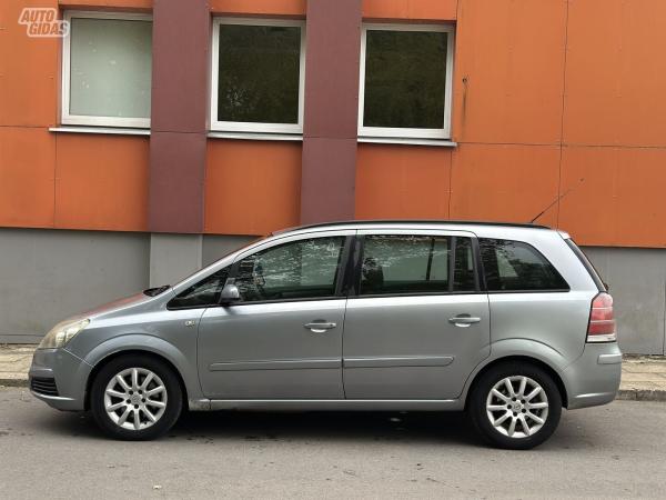 Opel Zafira 2007 Klaipėda vietnē Opel Zafira 2007 Klaipėda, ar dzinēja tilpumu 1.90 L un nobraukumu 300 tūkst. km par 1350 €, foto 3 vietnē AUTOMOTO.COM.LV