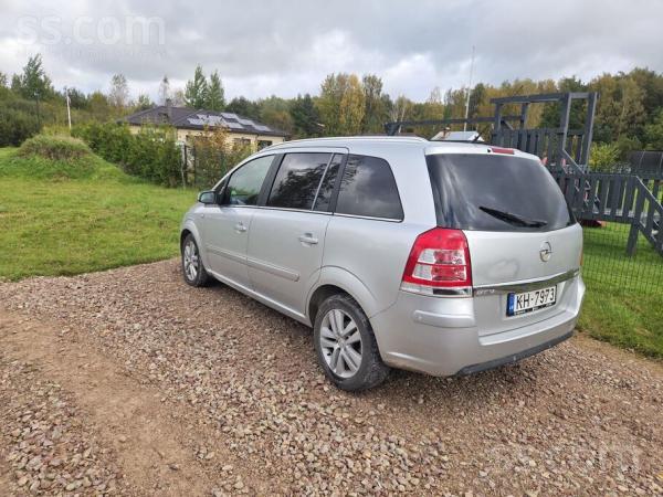 Opel Zafira 2008 Jelgava, ar dzinēja tilpumu 1.70 L un nobraukumu 294 tūkst. km par 1350 €, foto 4 vietnē AUTOMOTO.COM.LV
