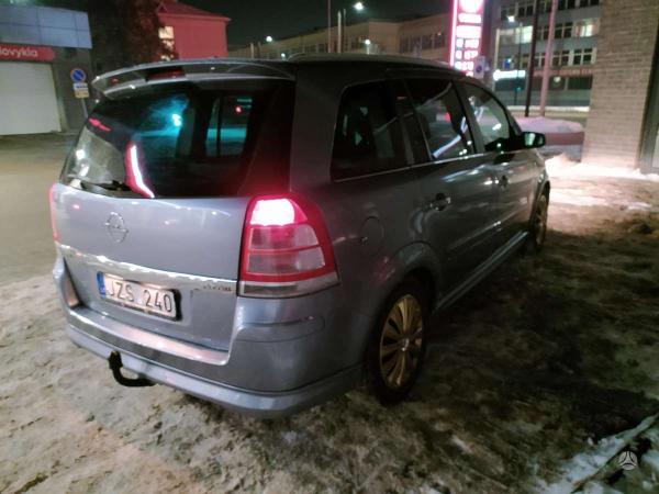 Opel Zafira 2008 in Vilnius, with an engine capacity of 1.91 L and mileage of 305 thousand km for 2999 €, photo 11 on AUTOMOTO.COM.LV