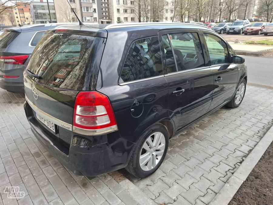 Opel Zafira 2008 in Kaunas, with an engine capacity of 1.70 L and mileage of 395 thousand km for 1150 €, photo 1 on AUTOMOTO.COM.LV