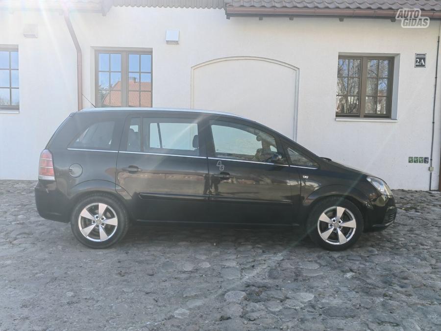 Opel Zafira 2008 Klaipėda, ar dzinēja tilpumu 1.90 L un nobraukumu 221 tūkst. km par 1500 €, foto 4 vietnē AUTOMOTO.COM.LV