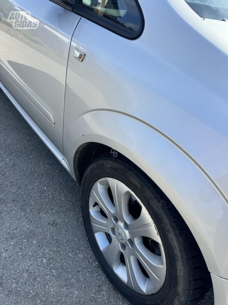 Opel Zafira 2008 Viļņa, ar dzinēja tilpumu 1.90 L un nobraukumu 296 tūkst. km par 1999 €, foto 9 vietnē AUTOMOTO.COM.LV