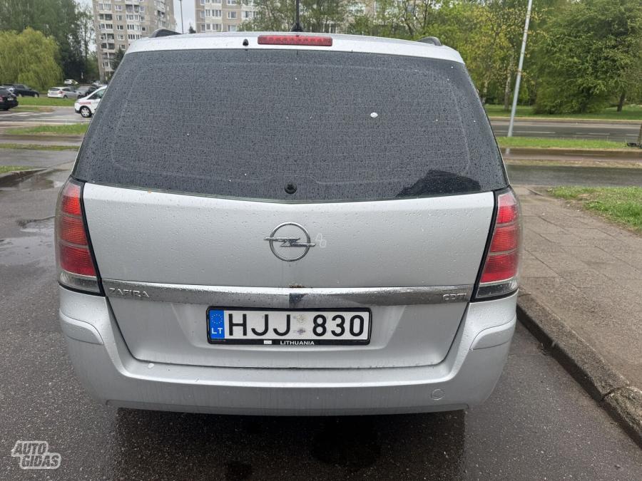 Opel Zafira 2008 in Vilnius, with an engine capacity of 1.90 L and mileage of 220 thousand km for 1400 €, photo 7 on AUTOMOTO.COM.LV