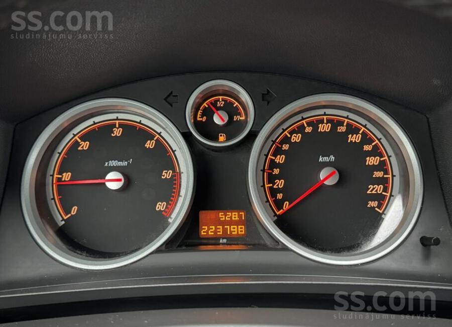 Opel Zafira 2008 in Jelgava, with an engine capacity of 1.70 L and mileage of 0 thousand km for 3250 €, photo 15 on AUTOMOTO.COM.LV