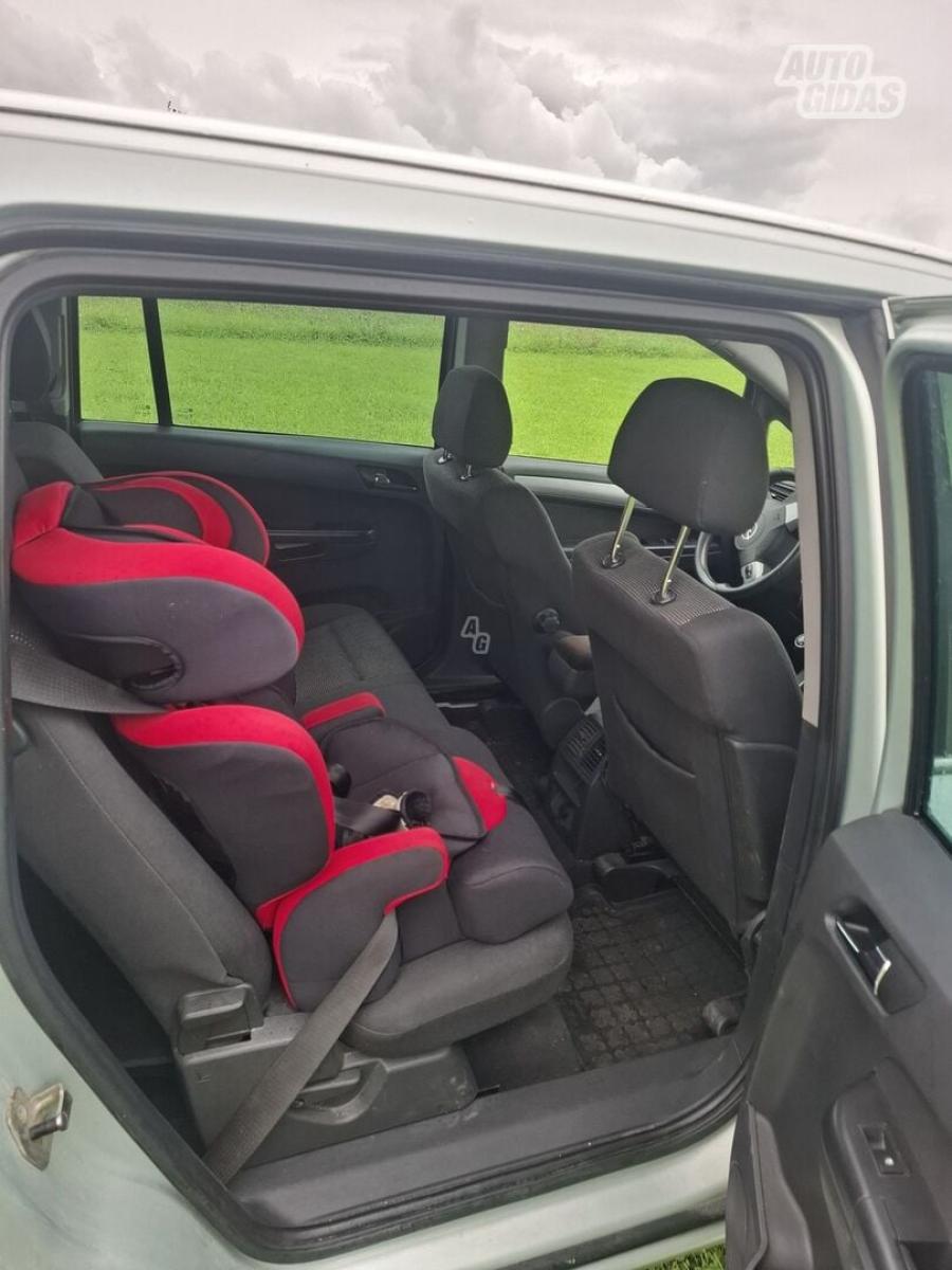 Opel Zafira 2008 in Vilnius, with an engine capacity of 1.70 L and mileage of 341 thousand km for 1400 €, photo 7 on AUTOMOTO.COM.LV