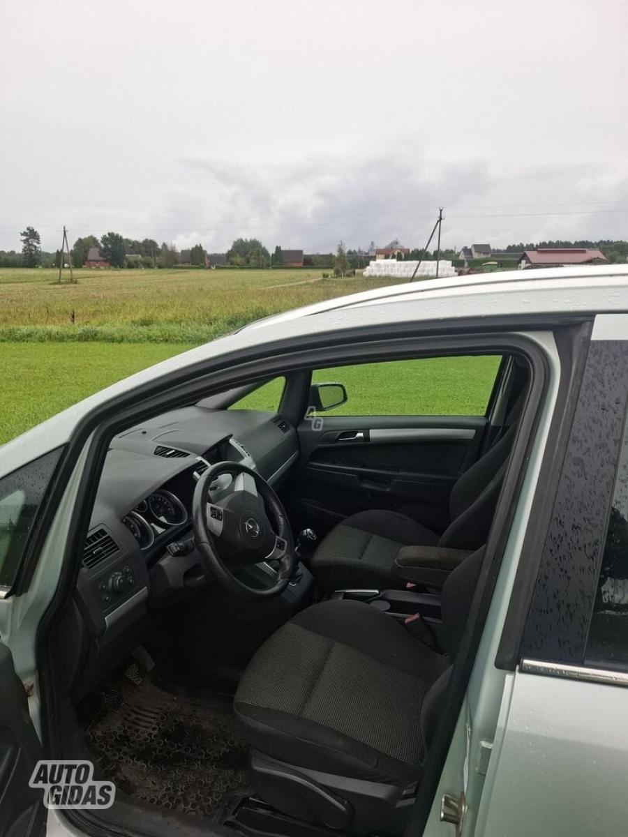 Opel Zafira 2008 in Vilnius, with an engine capacity of 1.70 L and mileage of 341 thousand km for 1400 €, photo 9 on AUTOMOTO.COM.LV