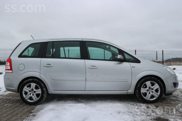 Opel Zafira 2009 in Riga, with an engine capacity of 1.70 L and mileage of 218 thousand km for 3350 €, photo 6 on AUTOMOTO.COM.LV