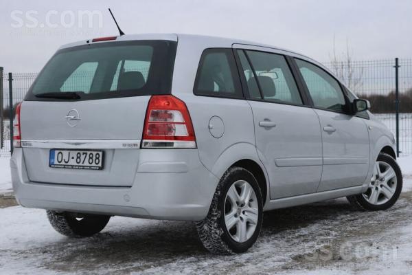 Opel Zafira 2009 in Riga, with an engine capacity of 1.70 L and mileage of 218 thousand km for 3350 €, photo 7 on AUTOMOTO.COM.LV