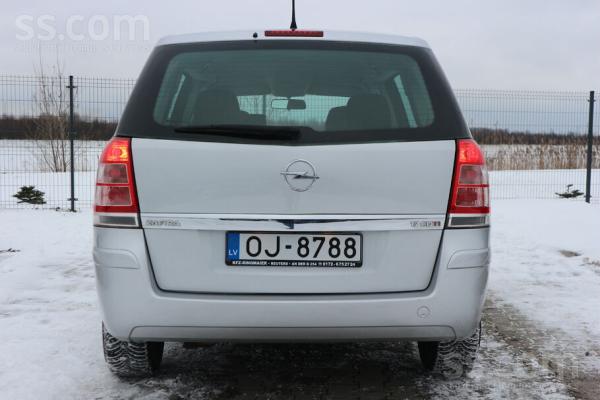 Opel Zafira 2009 in Riga, with an engine capacity of 1.70 L and mileage of 218 thousand km for 3350 €, photo 9 on AUTOMOTO.COM.LV