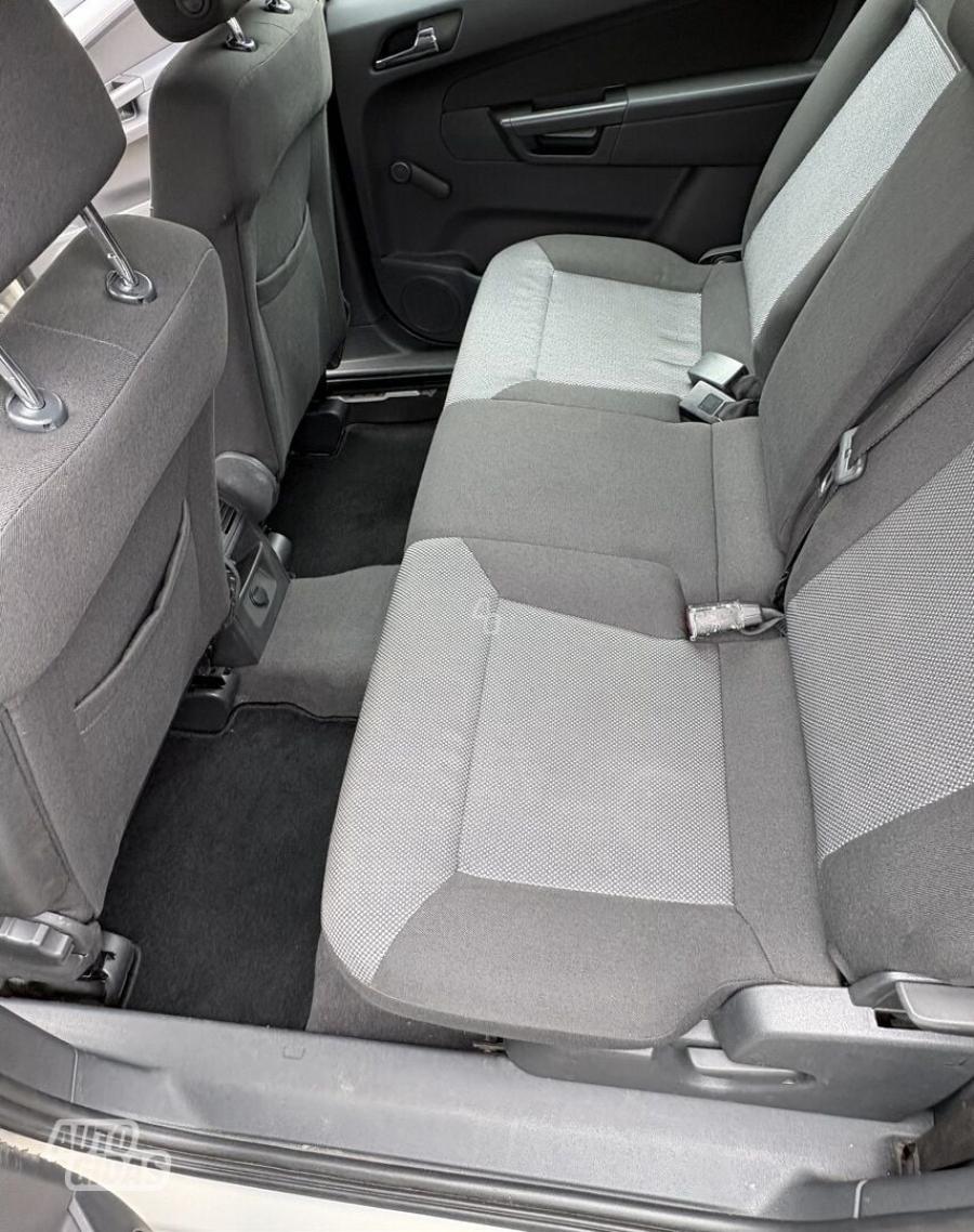 Opel Zafira 2009 in Taurage, with an engine capacity of 1.70 L and mileage of 297 thousand km for 2500 €, photo 16 on AUTOMOTO.COM.LV