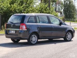 Opel Zafira 2009 in Vilnius, with an engine capacity of 1.60 L and mileage of 219 thousand km for 2650 €, photo 3 on AUTOMOTO.COM.LV