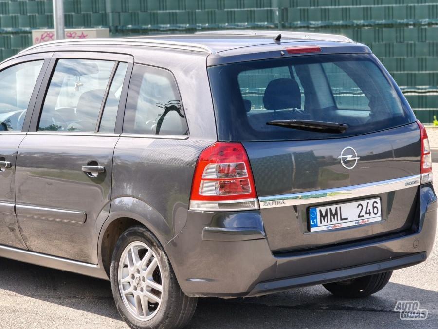 Opel Zafira 2009 in Vilnius, with an engine capacity of 1.60 L and mileage of 219 thousand km for 2650 €, photo 4 on AUTOMOTO.COM.LV