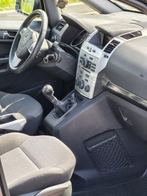 Opel Zafira 2009 in Vilnius, with an engine capacity of 1.60 L and mileage of 219 thousand km for 2650 €, photo 7 on AUTOMOTO.COM.LV