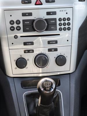 Opel Zafira 2009 in Vilnius, with an engine capacity of 1.60 L and mileage of 219 thousand km for 2650 €, photo 10 on AUTOMOTO.COM.LV