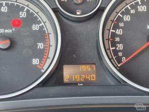 Opel Zafira 2009 in Vilnius, with an engine capacity of 1.60 L and mileage of 219 thousand km for 2650 €, photo 12 on AUTOMOTO.COM.LV