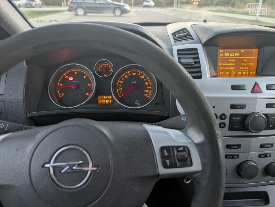 Opel Zafira 2009 in Klaipeda, with an engine capacity of 1.90 L and mileage of 413 thousand km for 1250 €, photo 8 on AUTOMOTO.COM.LV
