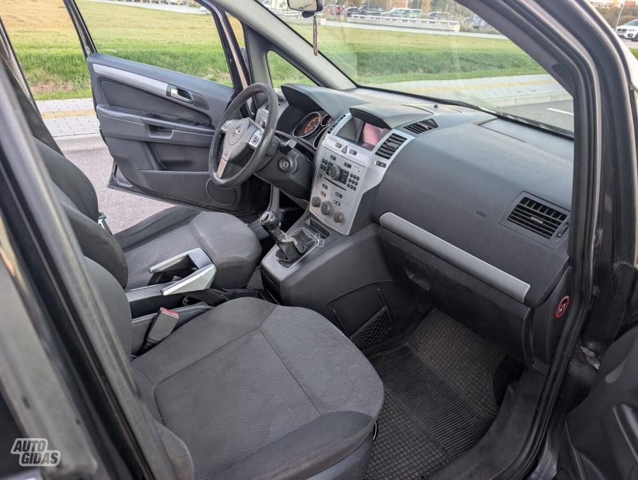 Opel Zafira 2009 in Klaipeda, with an engine capacity of 1.90 L and mileage of 413 thousand km for 1250 €, photo 9 on AUTOMOTO.COM.LV