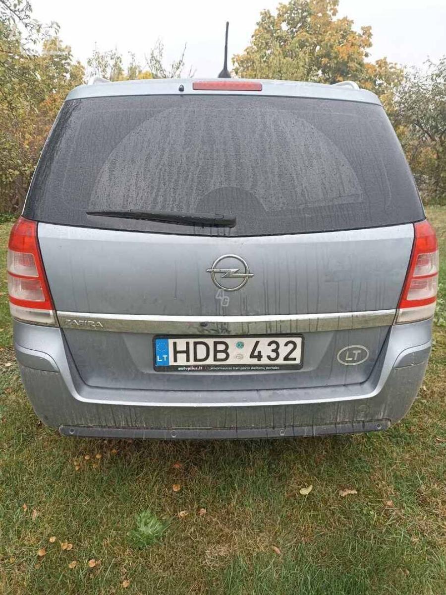 Opel Zafira 2010 in Vilnius, with an engine capacity of 1.80 L and mileage of 300 thousand km for 2600 €, photo 2 on AUTOMOTO.COM.LV