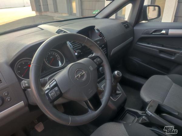 Opel Zafira 2010 in Kaunas, with an engine capacity of 1.70 L and mileage of 243 thousand km for 3300 €, photo 8 on AUTOMOTO.COM.LV