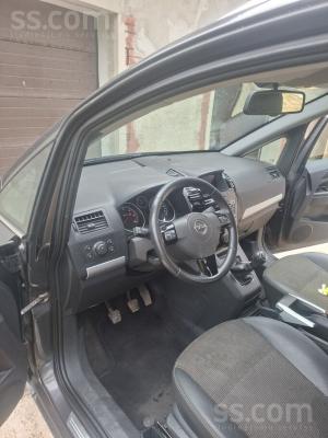 Opel Zafira 2010 in Cesis, with an engine capacity of 1.70 L and mileage of 298 thousand km for 2100 €, photo 8 on AUTOMOTO.COM.LV