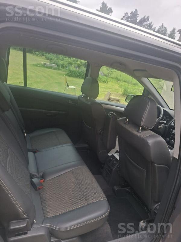 Opel Zafira 2010 in Cesis, with an engine capacity of 1.70 L and mileage of 298 thousand km for 2100 €, photo 9 on AUTOMOTO.COM.LV